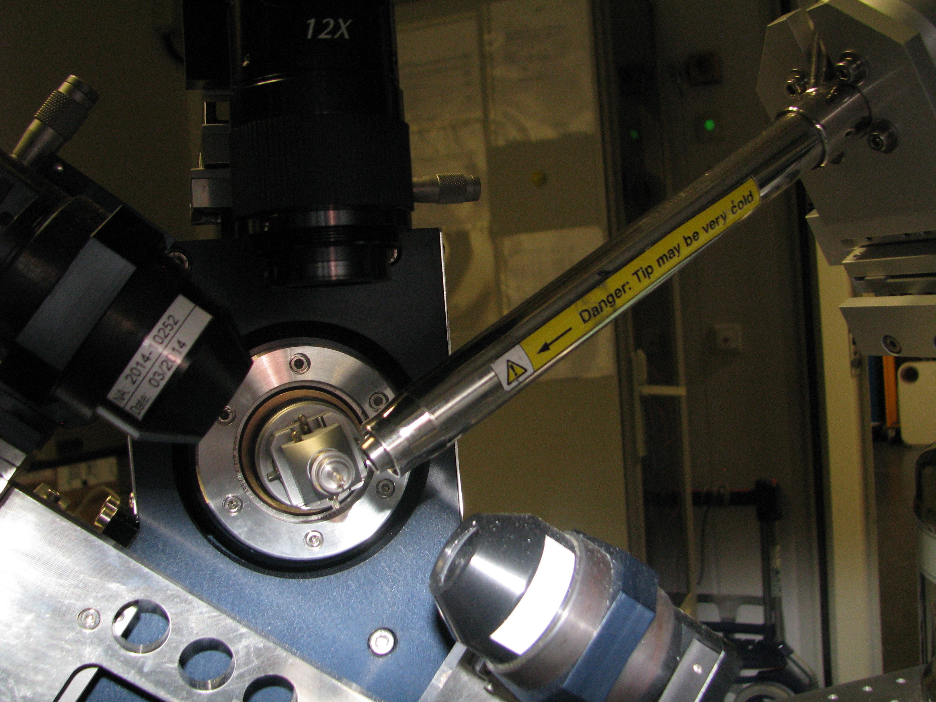Micro-Spectrophotometer - Helmholtz-Zentrum Berlin (HZB)